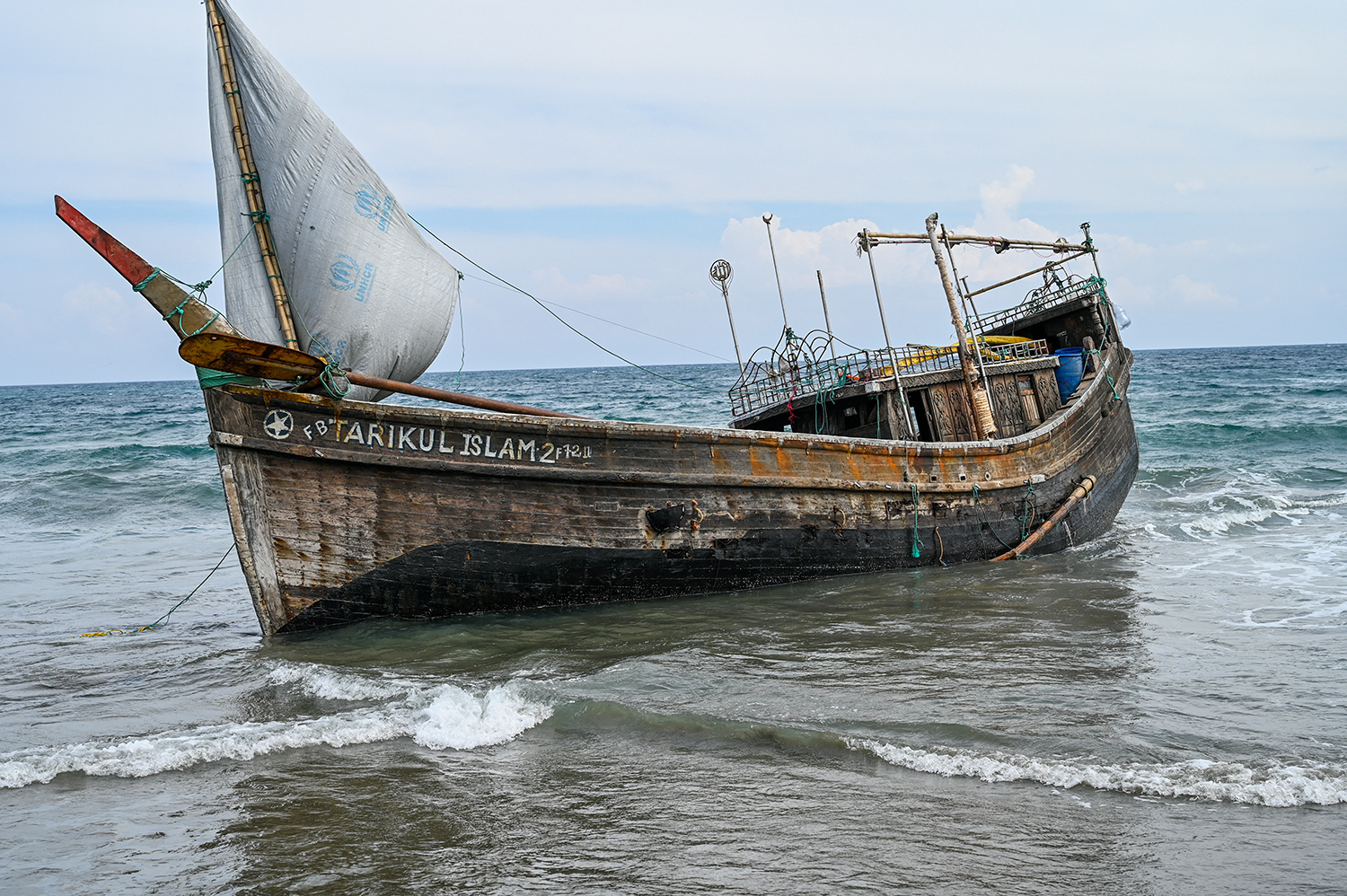 At least 17 dead after Rohingya boat breaks up off Rakhine's coast ...